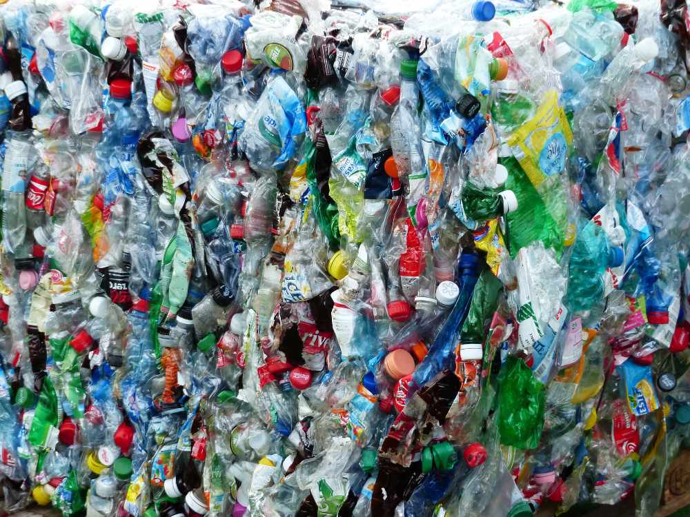 What are the different types of plastic waste?